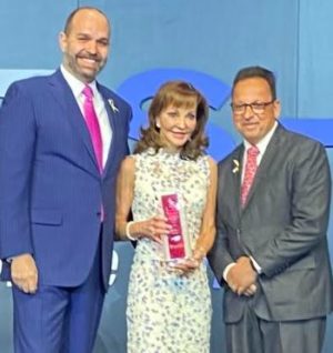 Caroline Beasley Receives Big Award in Vegas. - Radio Ink