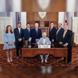 AL Governor Recognizes 75 Year Old AM Station - Radio Ink